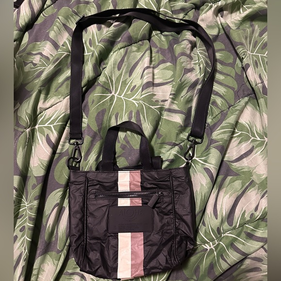 ALOHA Collection | Bags | Aloha Collection Crossbody | Poshmark